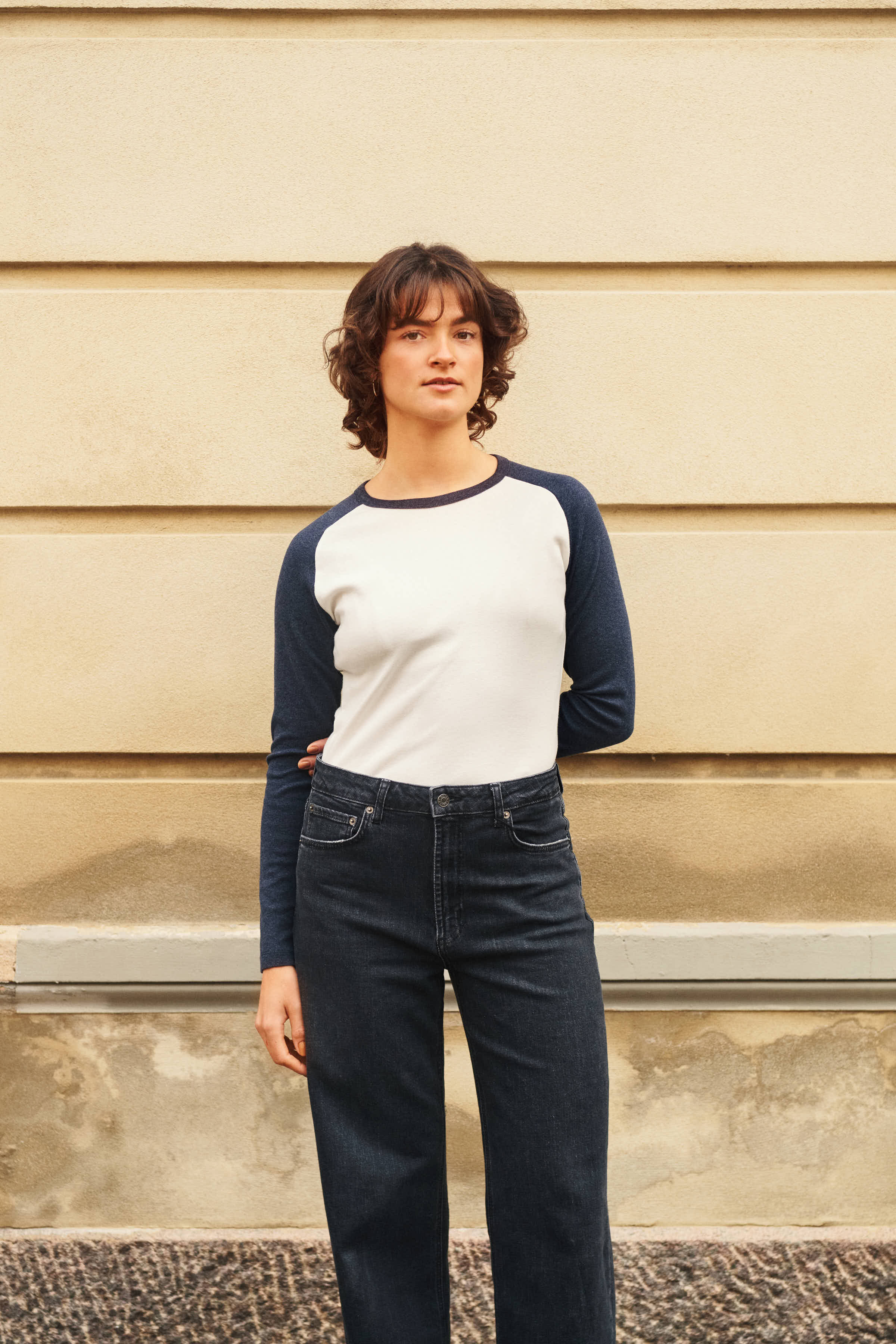 Mila basket tee off white/dark blue melange – Stig P
