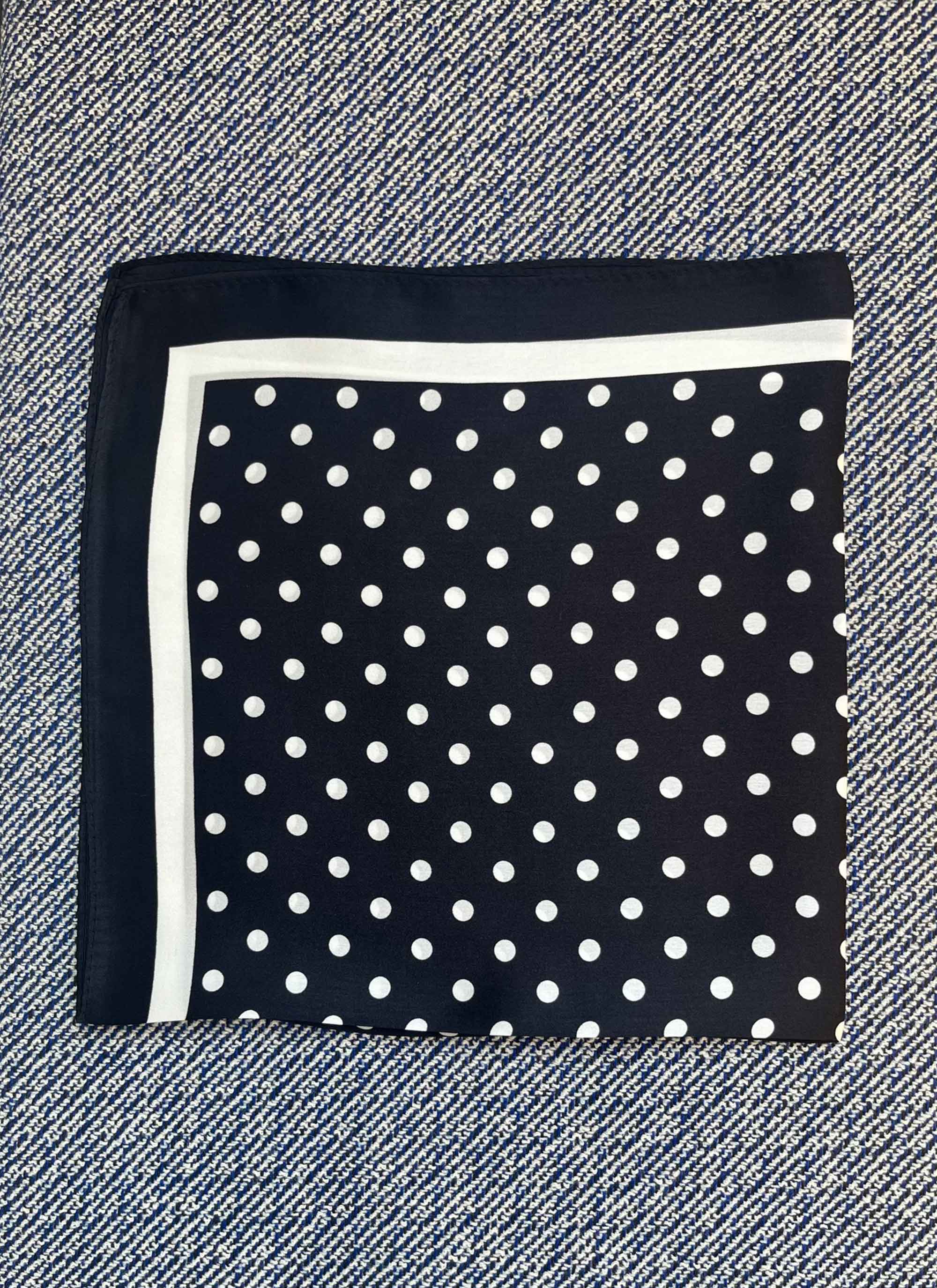 Silk scarf black/off white dots and stripe – Stig P