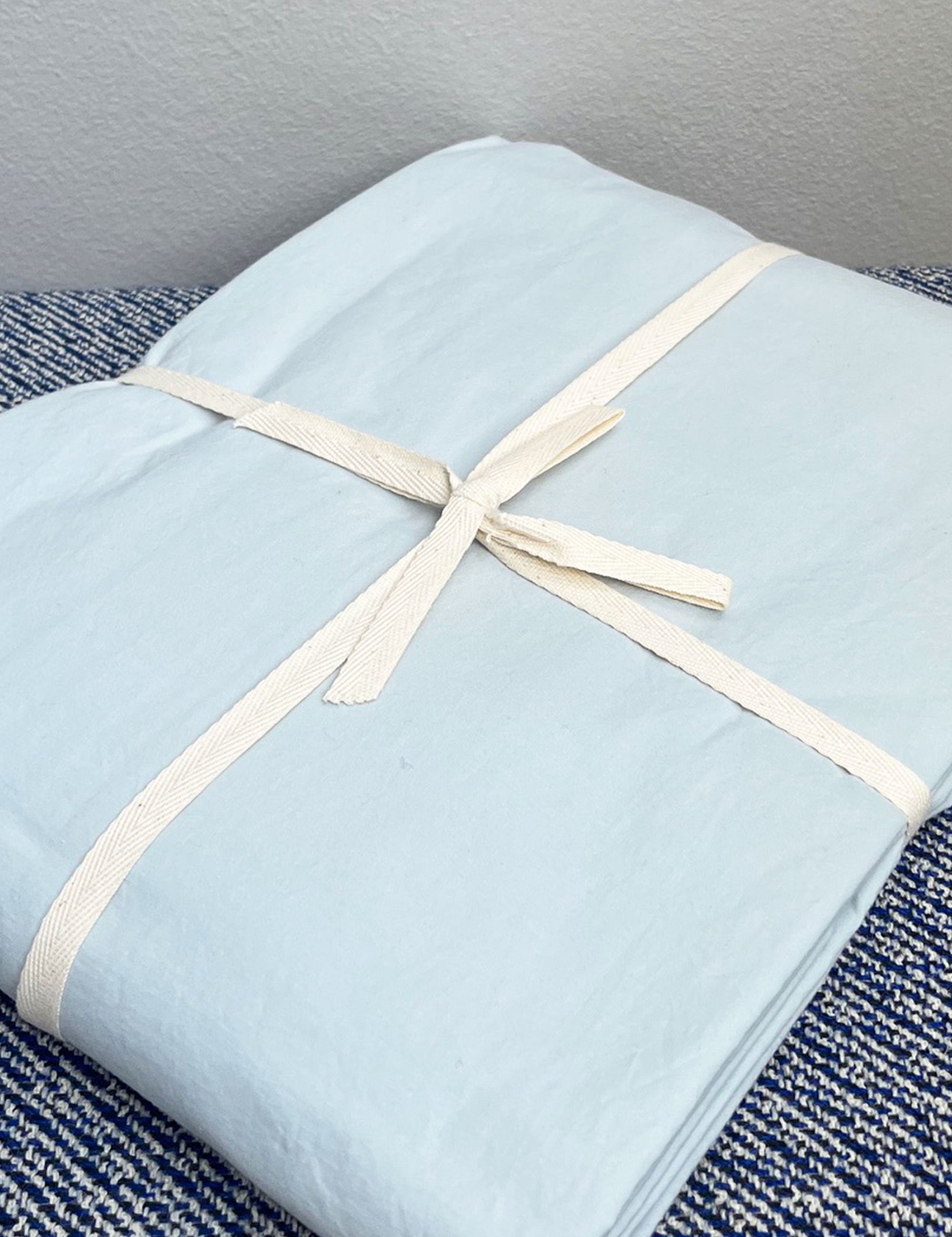 Flat sheet light blue – Stig P